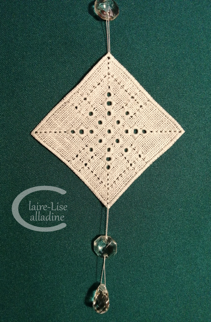 Pendeloque 10 (pièce unique) – Calladine – broderie main