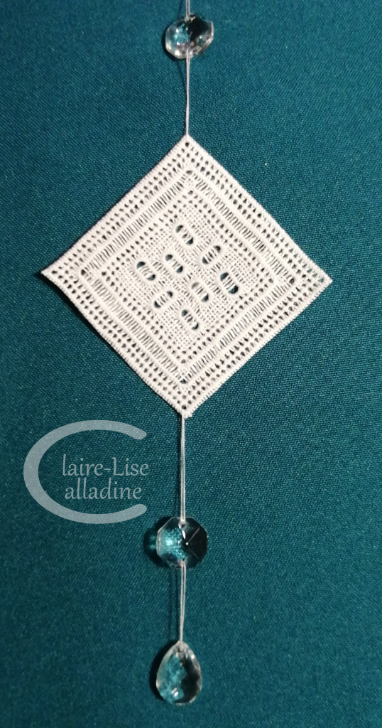 Pendeloque 11 (pièce unique) – Calladine – broderie main